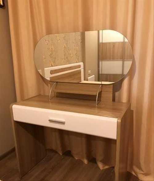 Туалетный столик с зеркалом Верона