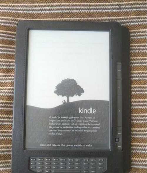 Amazon Kindle DX Graphite 9.7 с чехлом