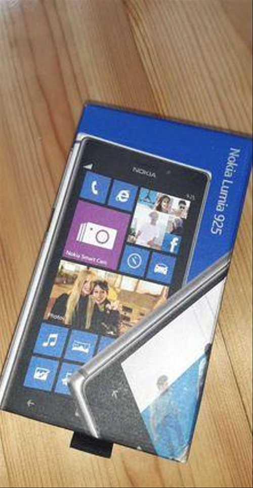 Телефон Nokia Lumia 925