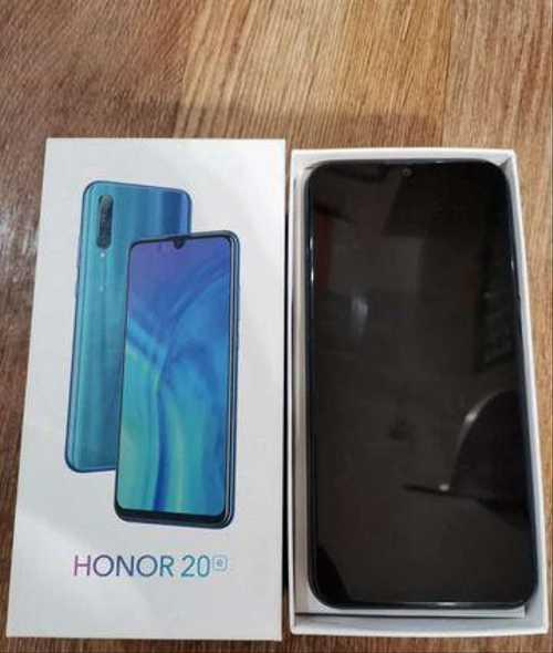 Honor 20e 4/64 чёрный на гарантии