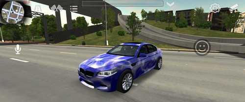 Машина в кар паркинг