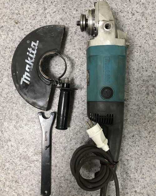 Продам шлифмашину угловую электрическую Makita 906
