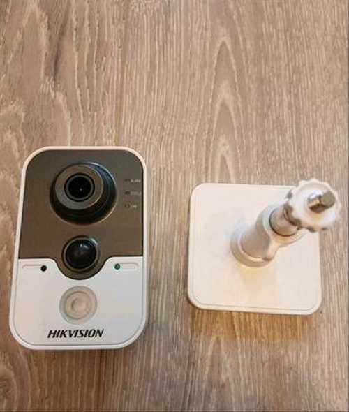 IP камера HikVision ds-2cd2432f-iw