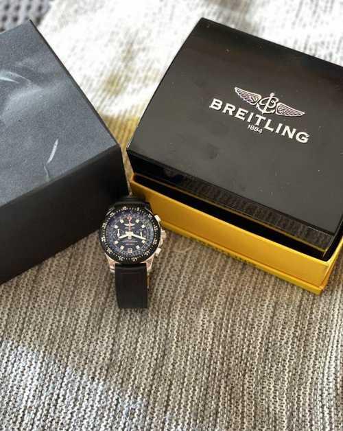 Часы Breitling Skyracer Rawen
