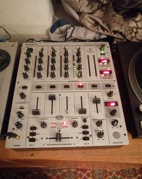Dj mixer behringer djx700