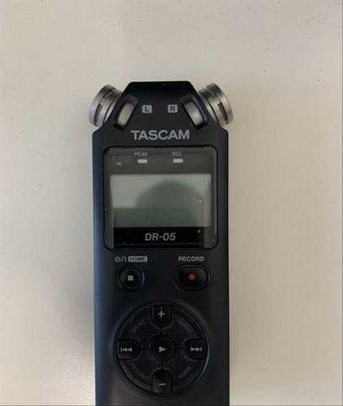 Рекордер Tascam DR-05