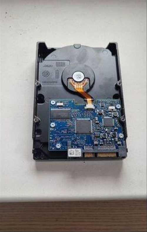 Жесткий диск Hitachi-HUA722010CLA330