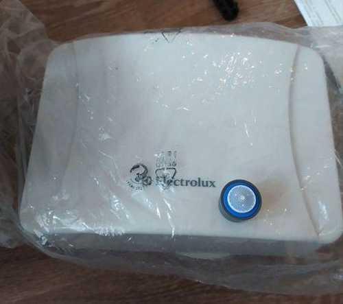 Проточный водонагреватель Electrolux np4 minifix
