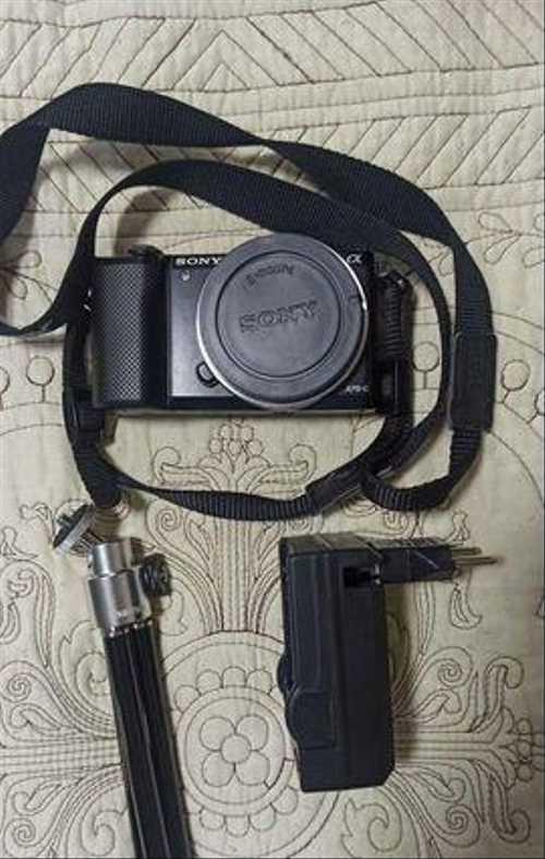 Sony alpha 5000 body