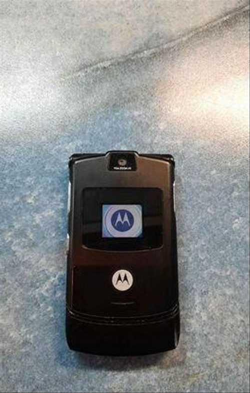 Телефон. Motorola-V3