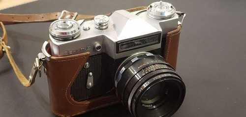 Плёночный фотоаппарат Зенит Е с Helios-44