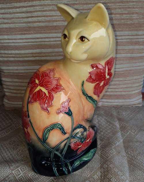 Кошка Pavone