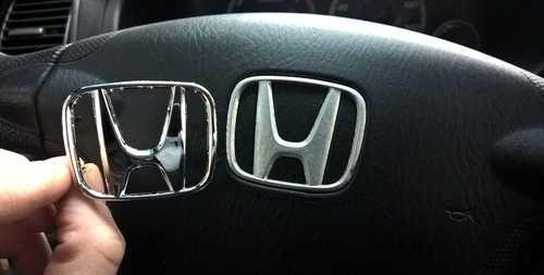 Эмблема в руль honda