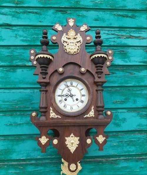 Антикварные часы с позолоченными накладками