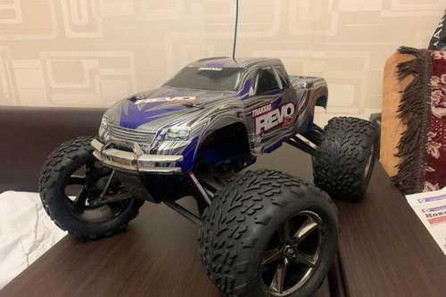 Радиуправляемая машина Traxxas Revo3.3