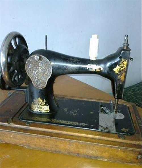 Антикварная швейная машина "Зингер"