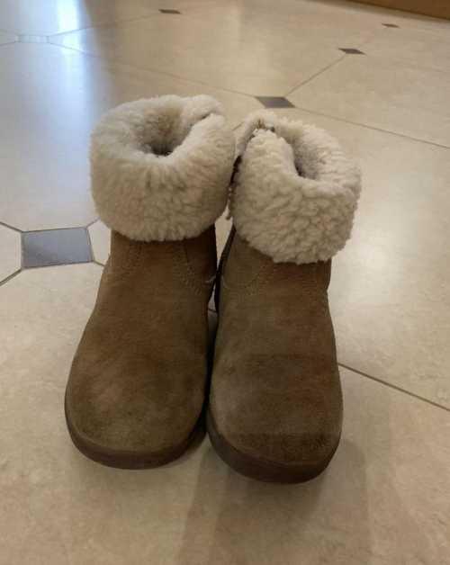 Ботиночки на девочку Ugg