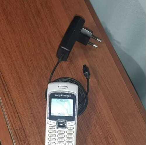 Sony Ericsson T290i телефон