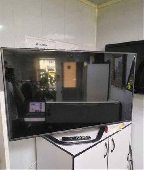 LG 47LA620V (Smart-TV, 3D)