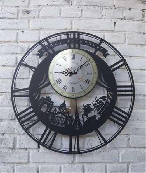 Санкт-Петербург настенные часы из металла, 73см