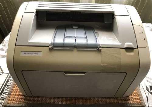 Продам принтер HP1020