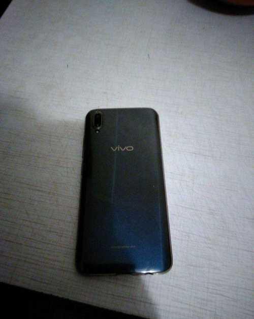 Телефон Vivo v11
