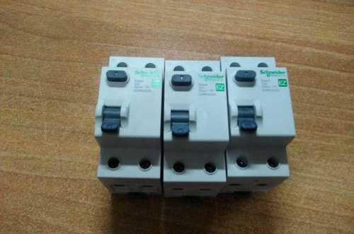 Дифавтомат Schneider Electric 25A. Таймер IEK