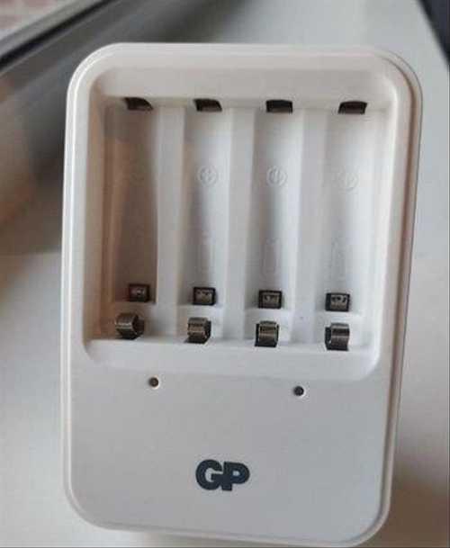 Зарядное устройство GP PowerBank PB420