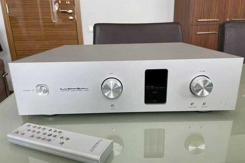 Предварительный усилитель Luxman C-600f