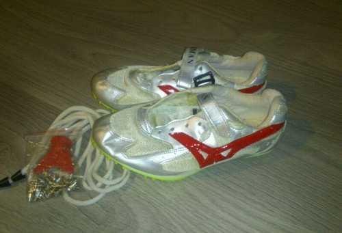 Кроссовки-шиповки