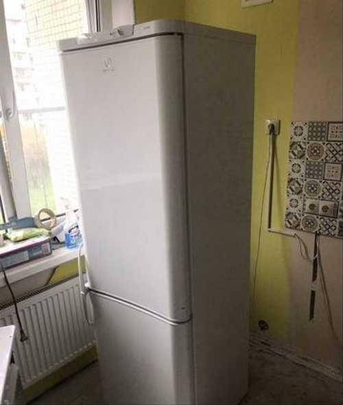 Холодильник бу indesit c138nfg.016