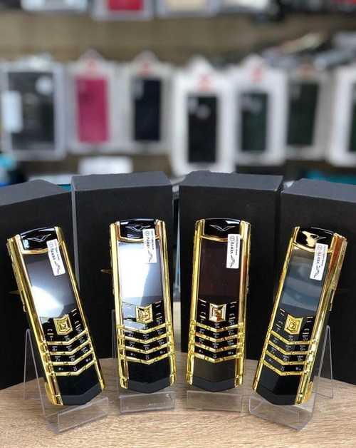 Vertu Signature Gold