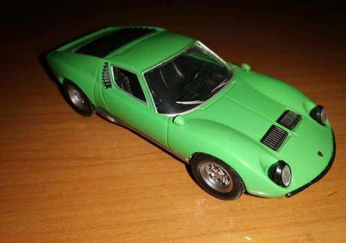 Модель Lamborghini Miura p400