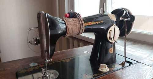 Швейная машинка ножная (Чехия)