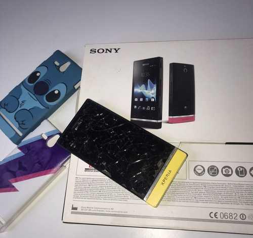 Телефон Sony Xperia U