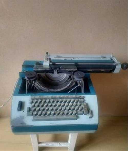 Элекрическая печатная машинка