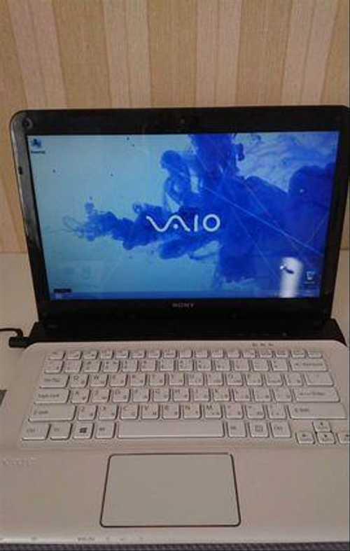Sony vaio SVE141