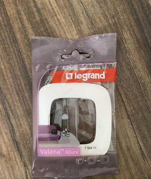 Рамки Legrand Valena Allure жемчуг