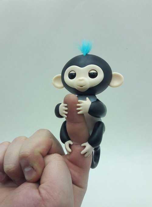 Игрушка интерактивная обезьянка Fingerlings