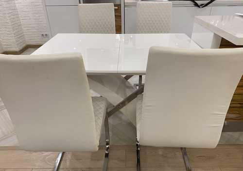 Обеденная группа (стол и стулья)