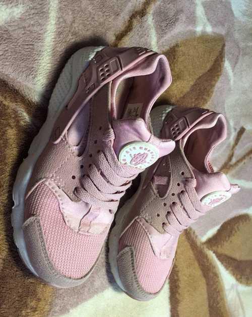 Кроссовки для девочки Nike Huarache розовые 33