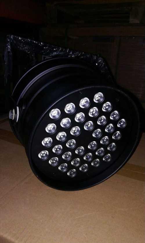 Световой прожектор LED Par 64-3W-30