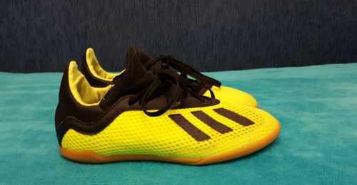 Футбольные бутцы (фирма Adidas)