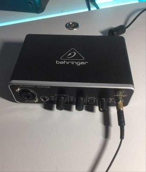 Аудиокарта Behringer umc22