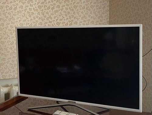 40" (102 см) LED-телевизор Samsung UE40K5510 белый