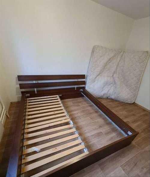 Кровать двухспальная с матрасом бу 90200