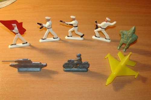 Игрушки СССР солдатики