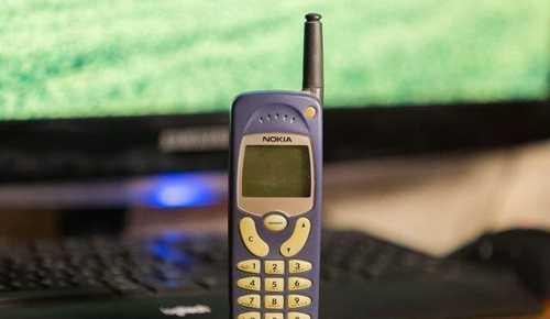 Ретротелефон Nokia 540 из 1997 года