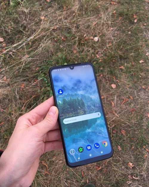 Телефон Motorola g8 plus