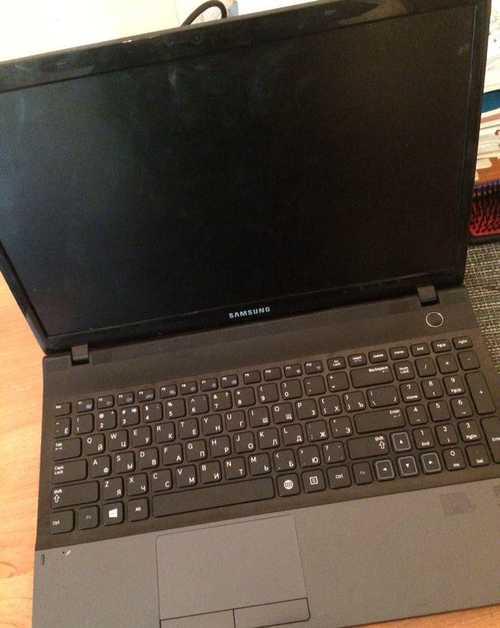SAMSUNG np300 e5c
